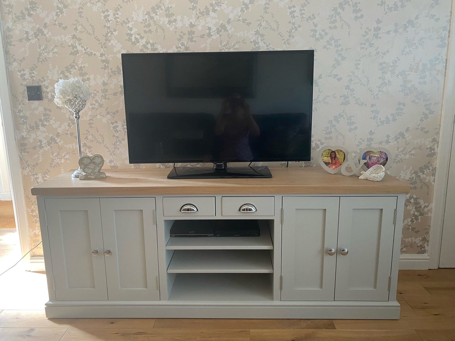 6ft Shaker TV Stand - Farmhouse Furniture