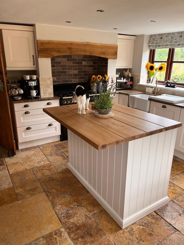 Farmhouse Kitchen Island Table Classic Farmhouse Small Kitchen Island