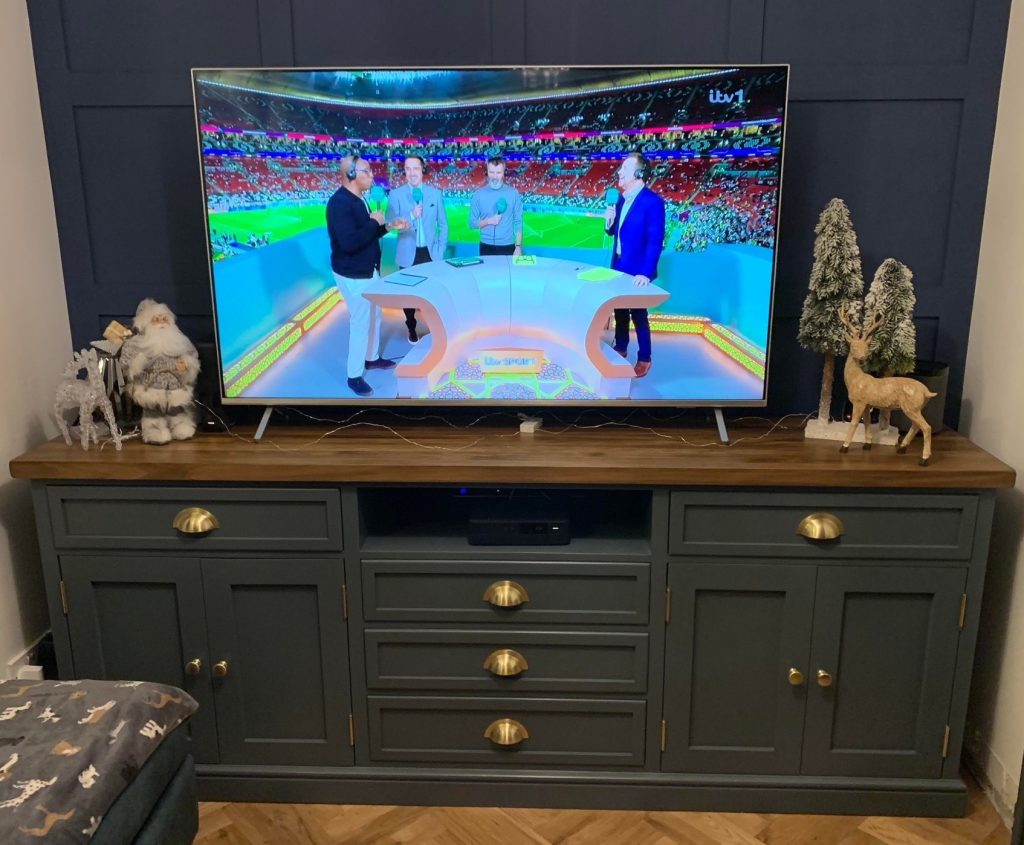 7ft Classic Tall TV Sideboard - Farmhouse Furniture